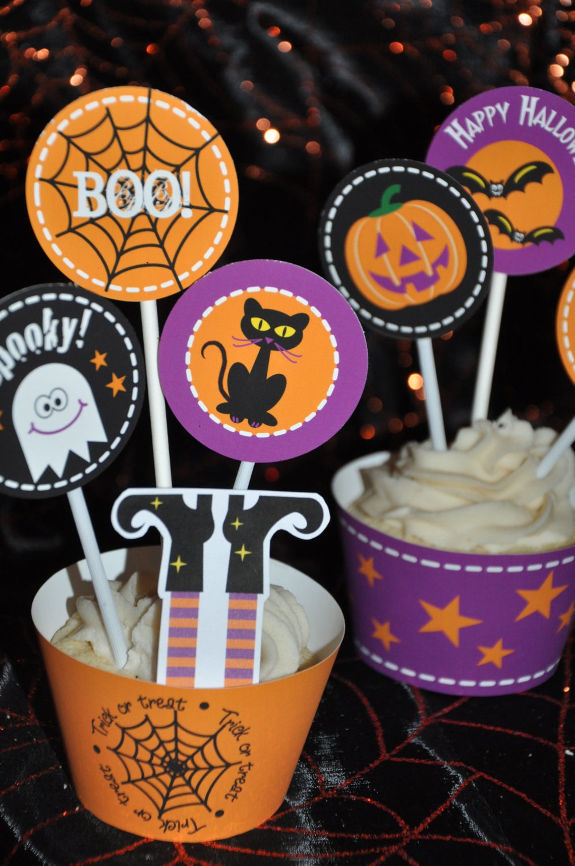 Halloween party cupcake toppers / Halloween cupcake wrappers / | Etsy