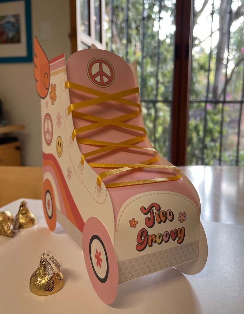 TWO GROOVY Roller Skate Party Favor Boxes / Skate Favors Treat | Etsy