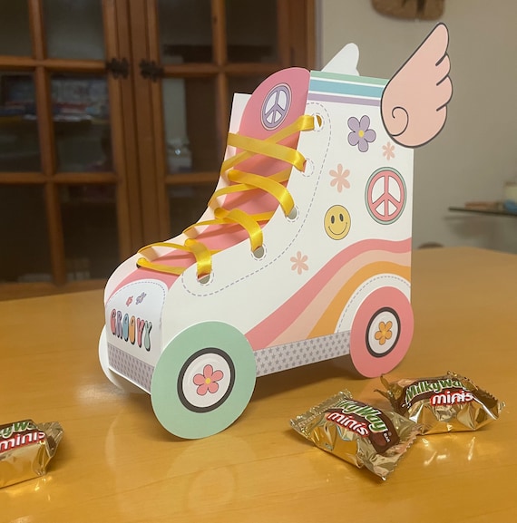 GROOVY roller skate party favor boxes / Skate favors treat box ...