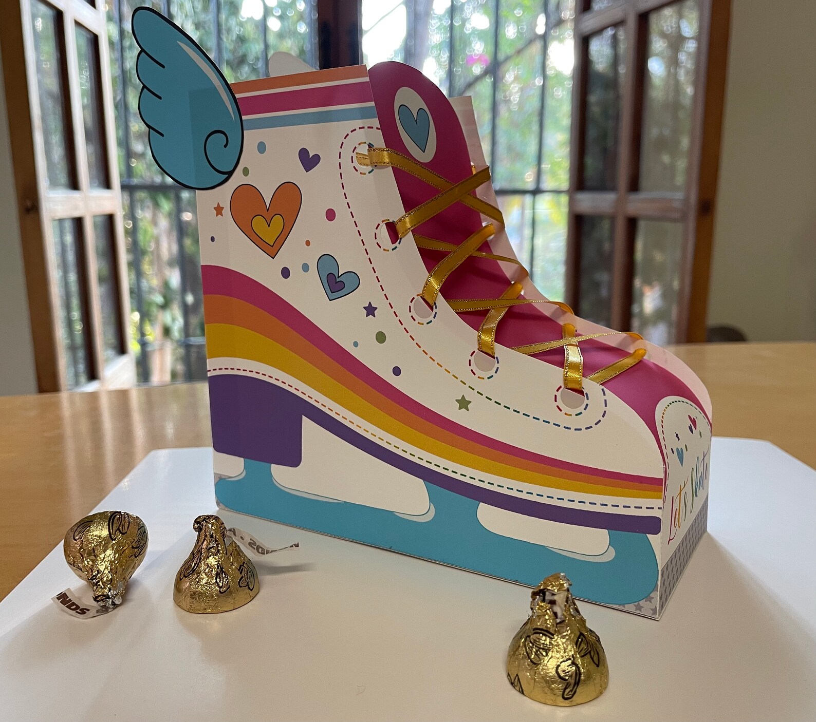 Ice Skate Favor Box / Ice Skating Party Favors / Groovy - Etsy