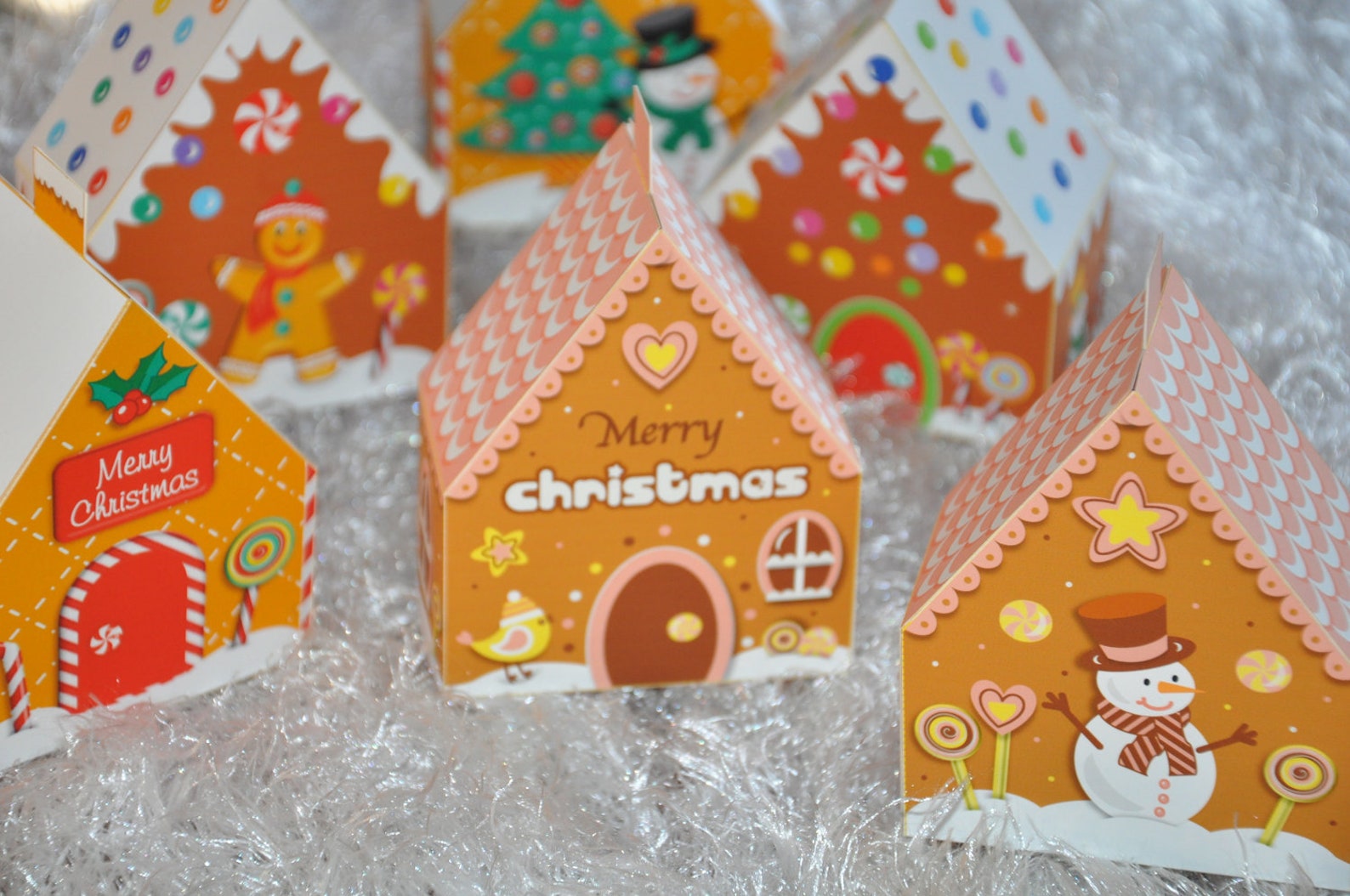 Gingerbread House Christmas Tree Ornaments / Gingerbread Gift Boxes ...