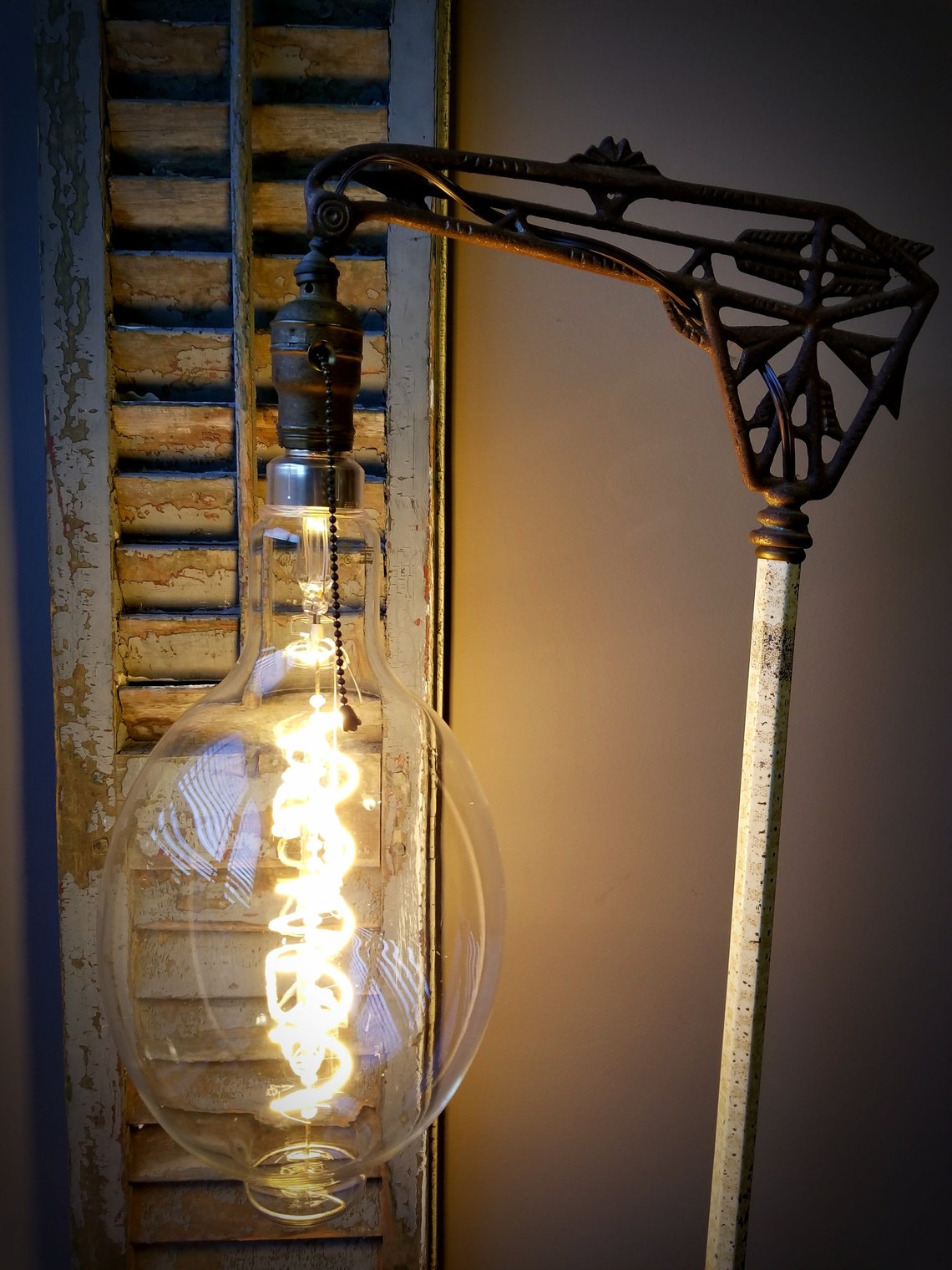 Grand Nostalgic Bulb- LED BT56 Halide Shape, 4w Oversized Edison Light ...