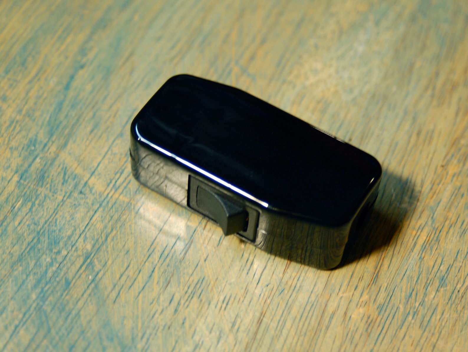 Inline Cord Switch - Leviton Rocker Style Feed Thru Switch - Top ...