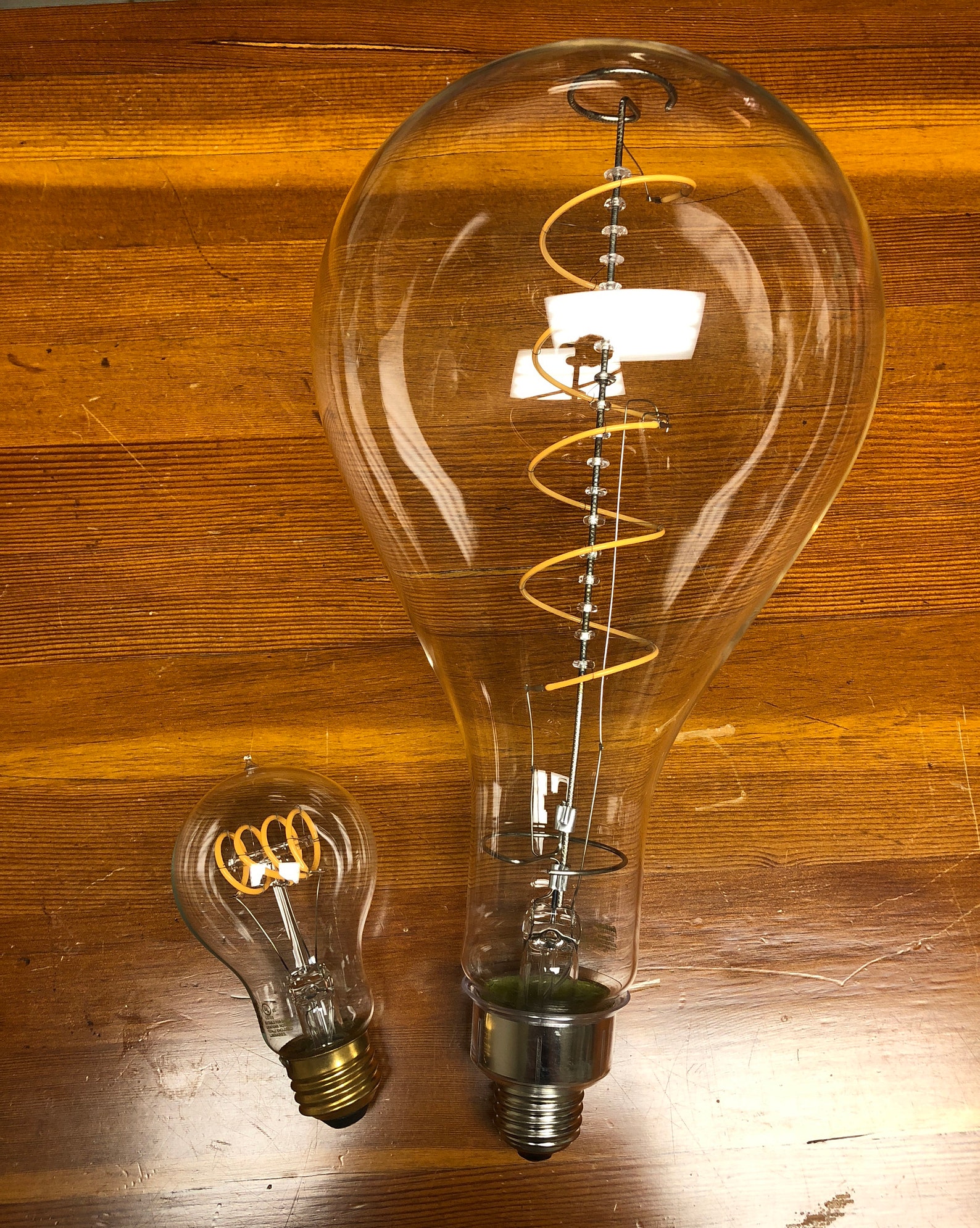 Grand Nostalgic Bulb- LED Teardrop Shape, 4w Oversized Edison Light ...