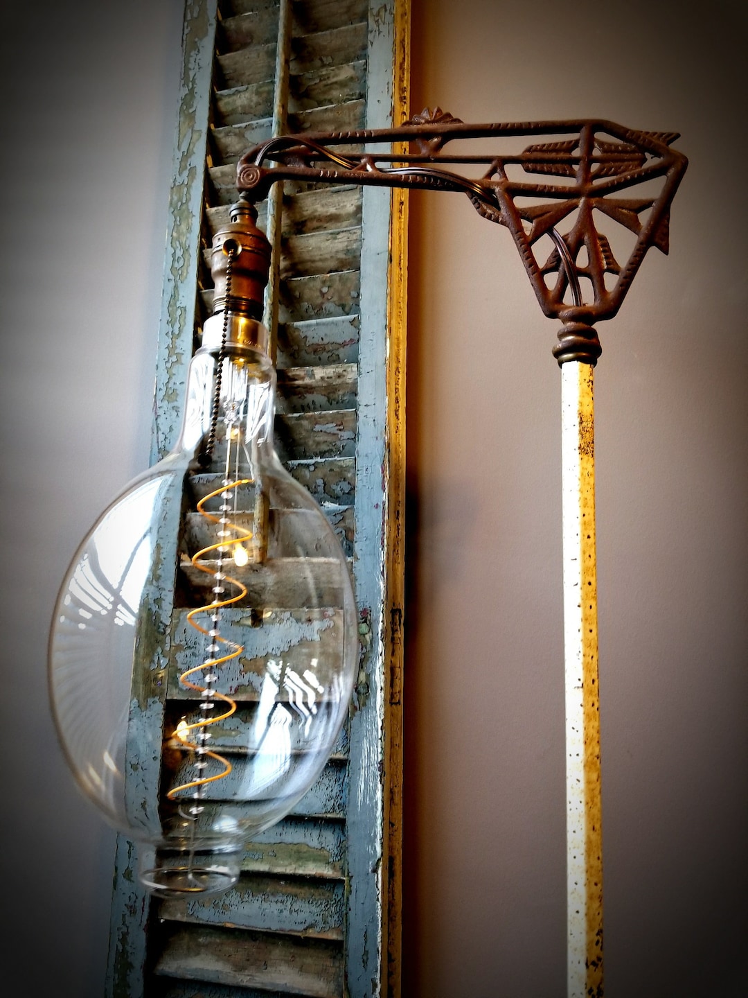 Grand Nostalgic Bulb- LED BT56 Halide Shape, 4w Oversized Edison Light ...