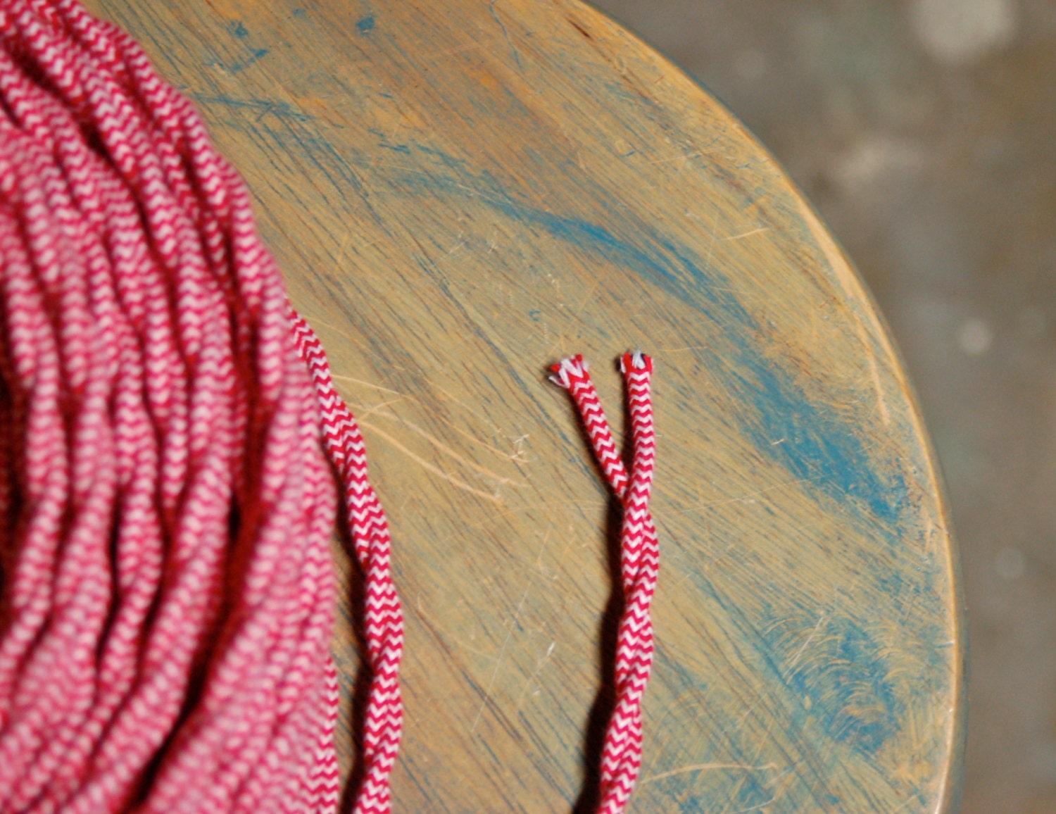 6 Feet: Cloth Covered Twisted Wire Red/White Pattern | Etsy