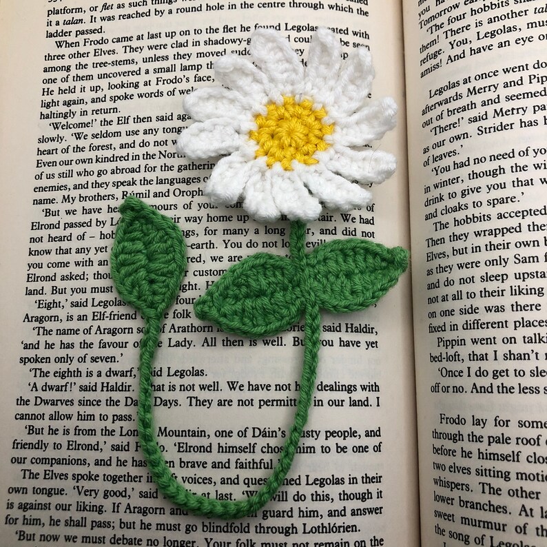Crochet Daisy Bookmark Perfect Gift for Your Book Club - Etsy