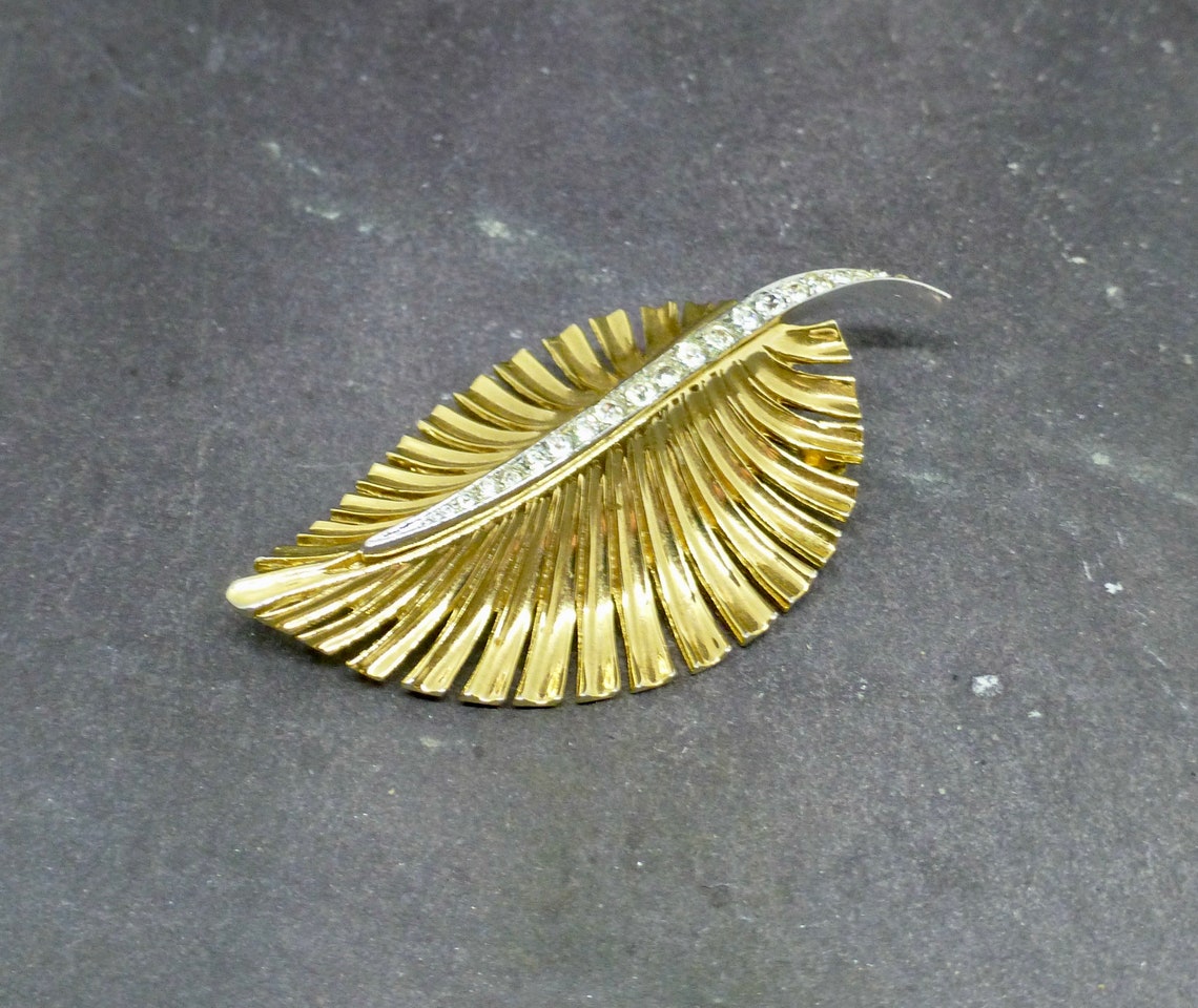 Boucher Gold Tone Leaf Brooch - Etsy