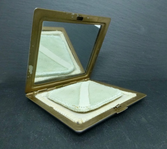 Confetti Lucite Powder Compact - Gem