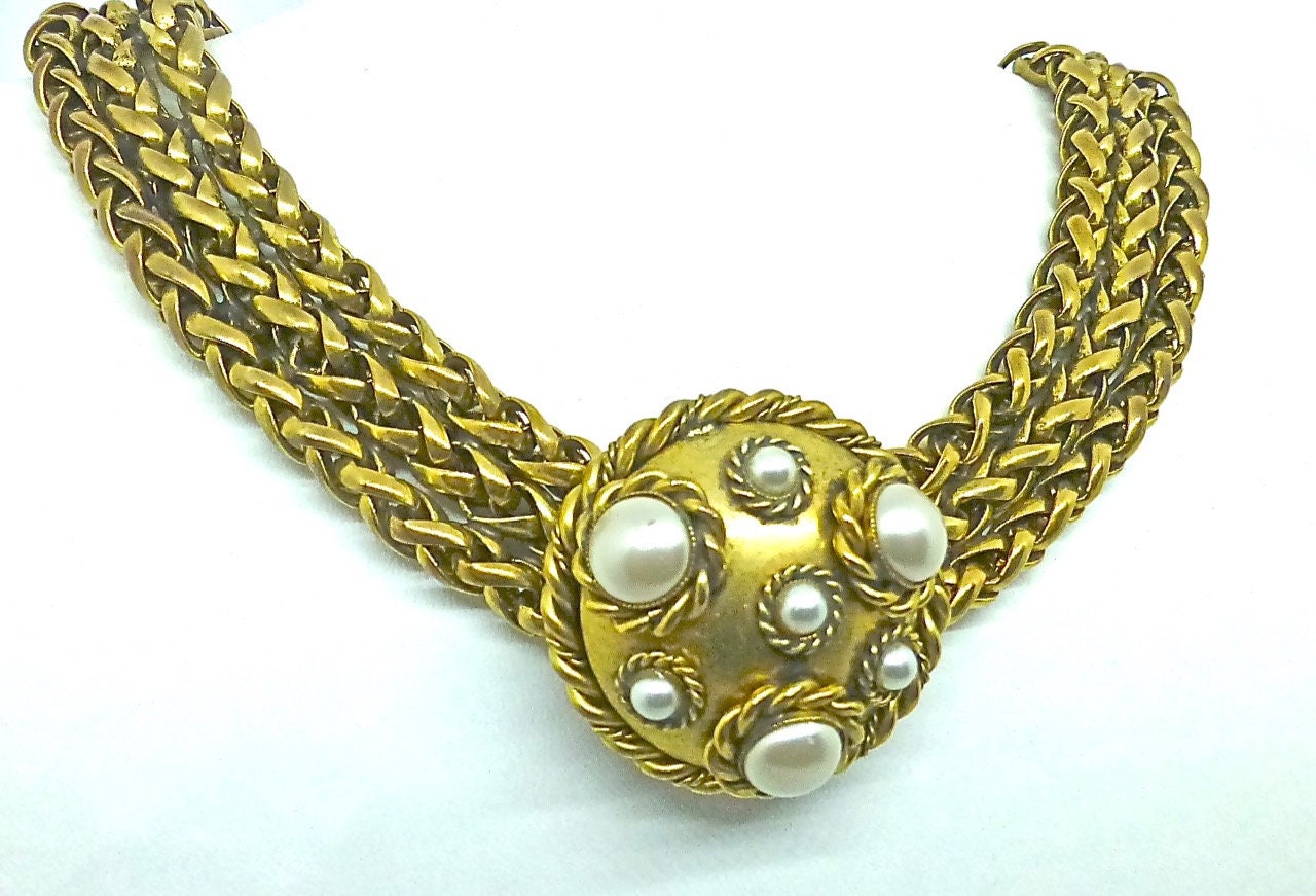 Butler and Wilson Gilt and pearl Necklace - Etsy