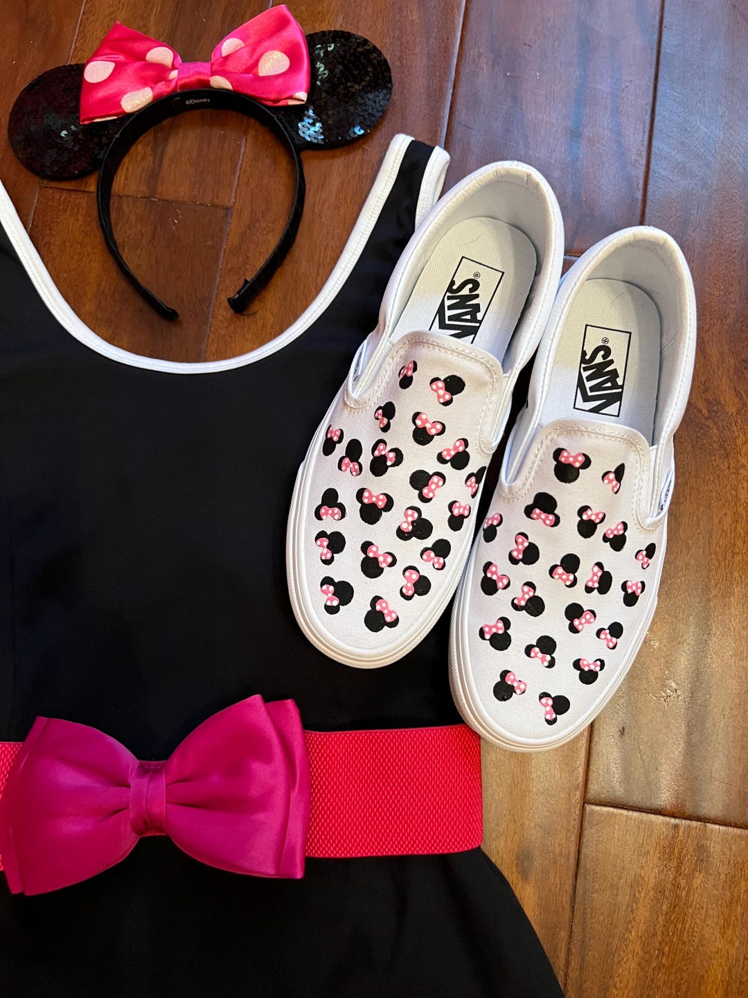 Mickey and Minnie Shoes Hand Painted Minnie Mouse Shoes Disney Shoes ...