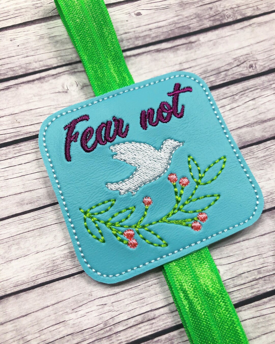 ITH Fear Not Book Band 4x4 DIGITAL Embroidery DESIGN - Etsy