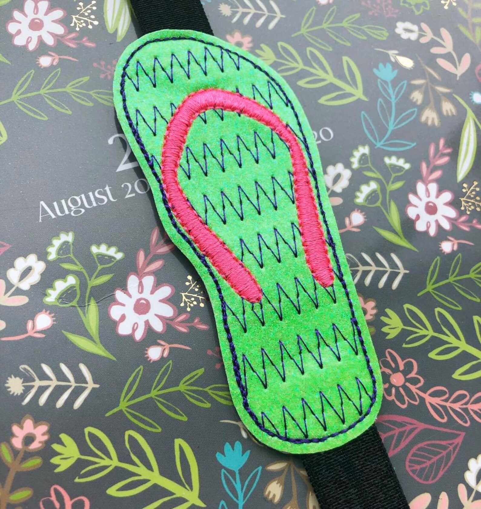 ITH Flip Flop Book Band 4x4 DIGITAL Embroidery DESIGN - Etsy