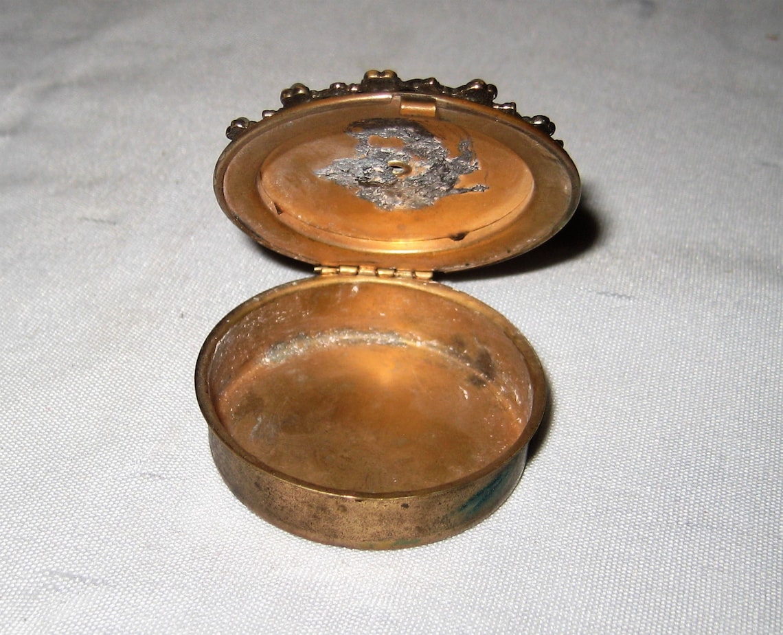 Antique Brass Pill Box, Decorative Tiny Metal Round Box, Miniature ...