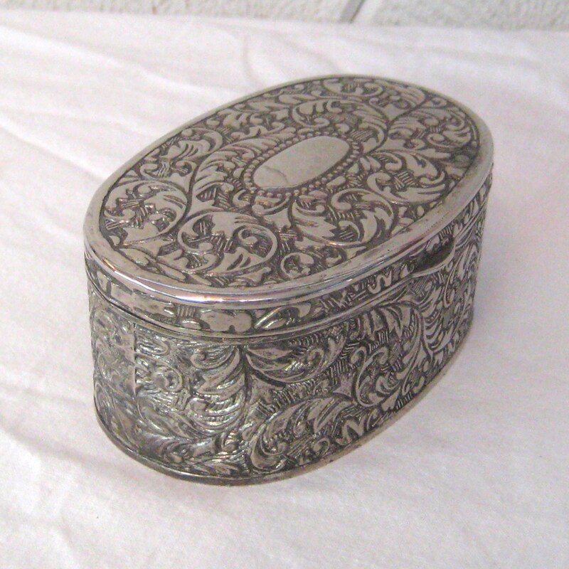 Metal Gift Box - 60+ Gift Ideas for 2024