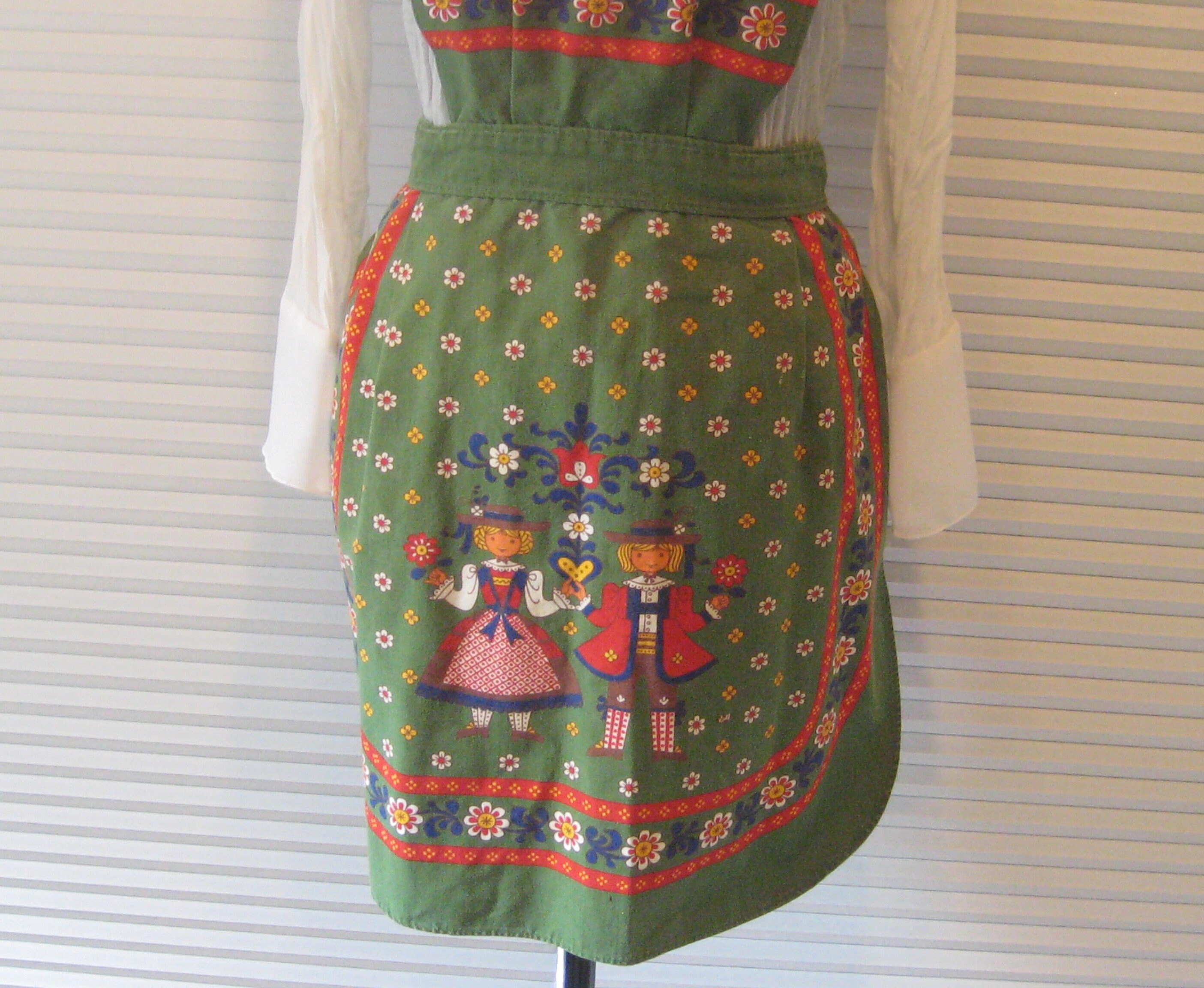 Vintage Green German full apron Swiss kitchen apron floral | Etsy