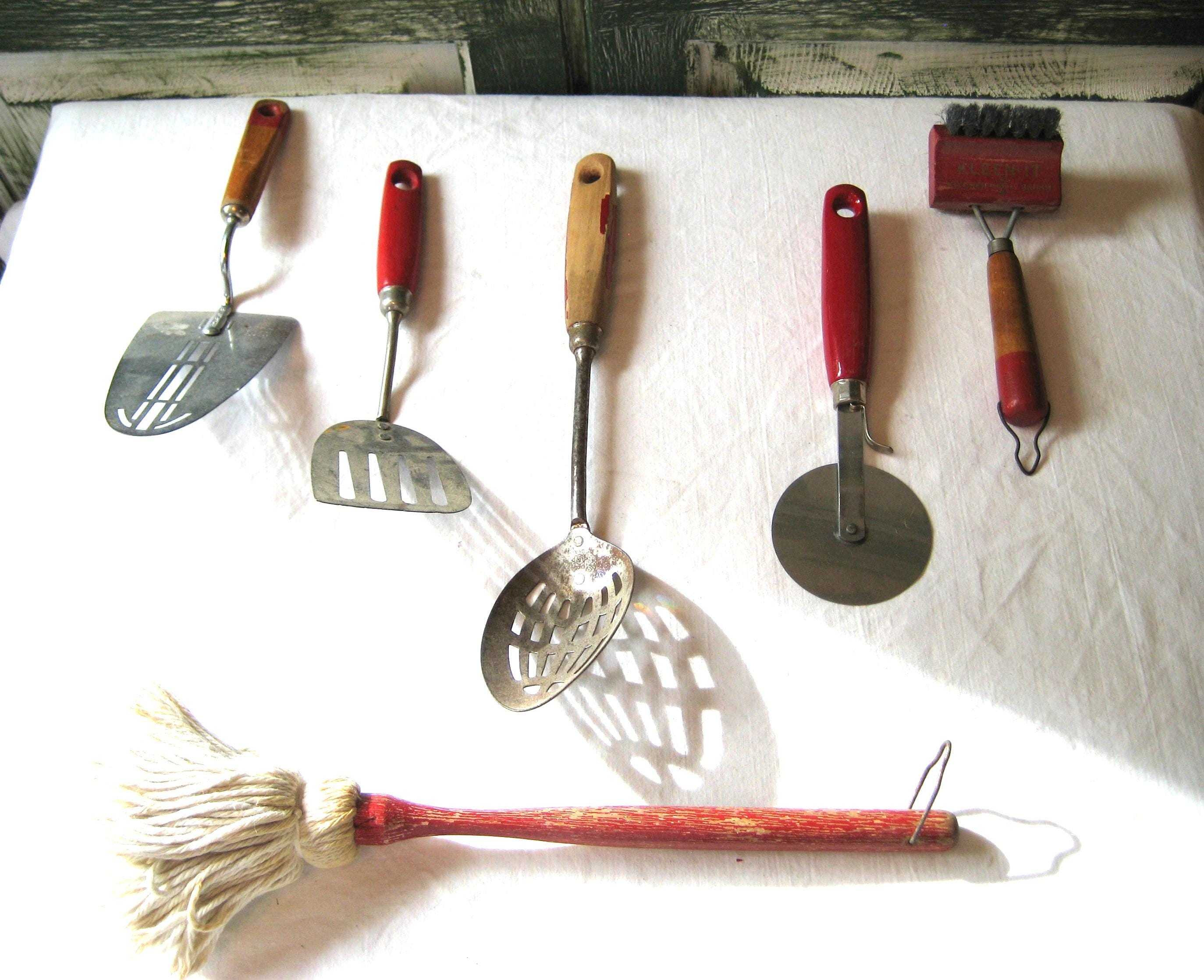 Small metal spatula wood handle store