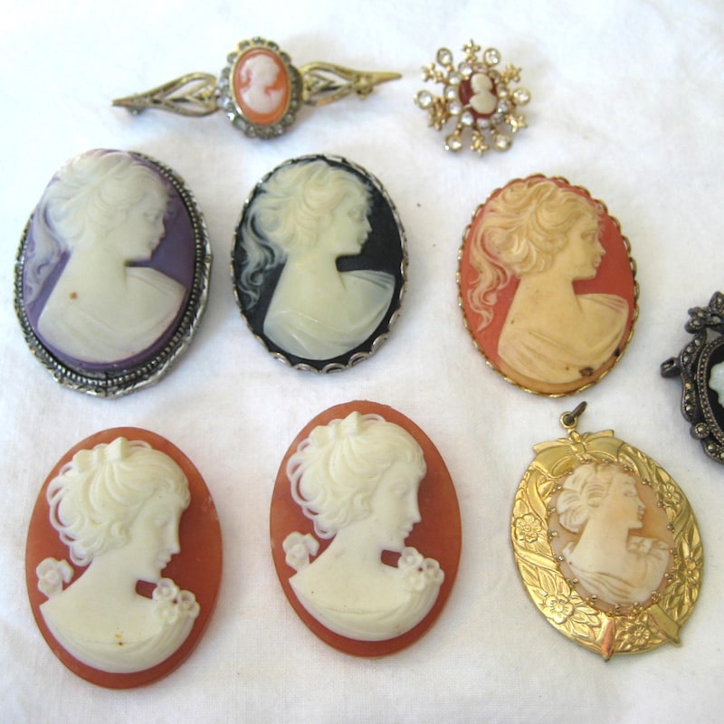 Mid Century Cameo Brooch - Etsy