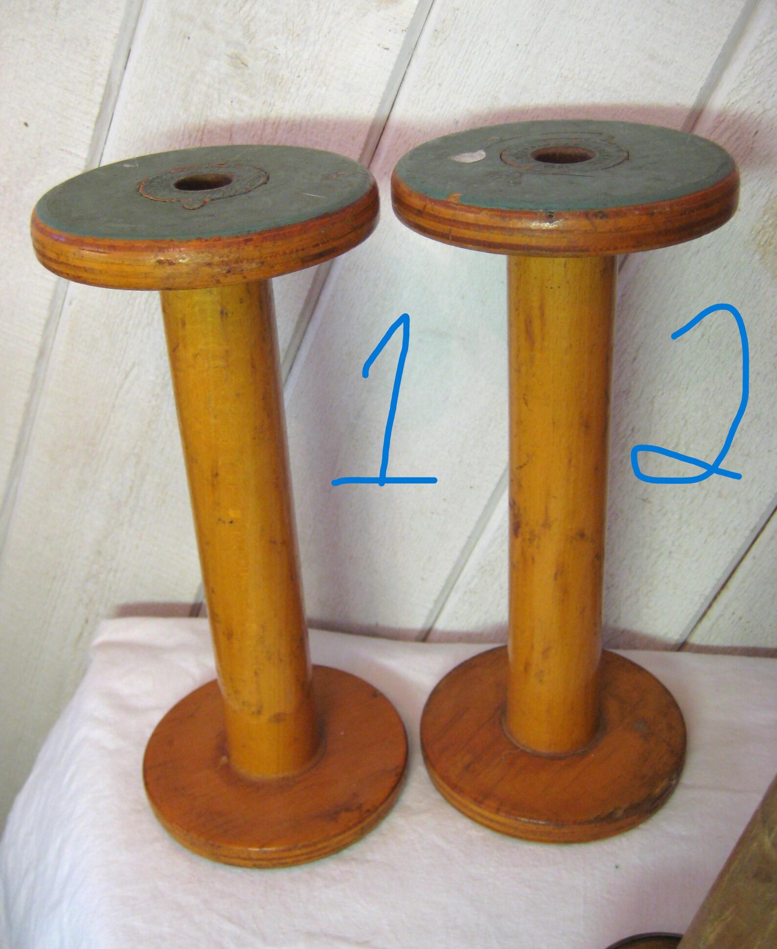 Antique Wood Spools, Wooden Bobbins, Beehive Spool, Dark Brown Beige ...