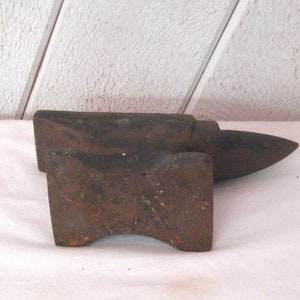Antique Cast Iron Anvil, Small Petite Heavy Metal Blacksmith Tool ...