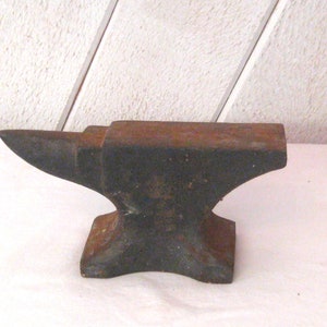 Antique Cast Iron Anvil, Small Petite Heavy Metal Blacksmith Tool ...