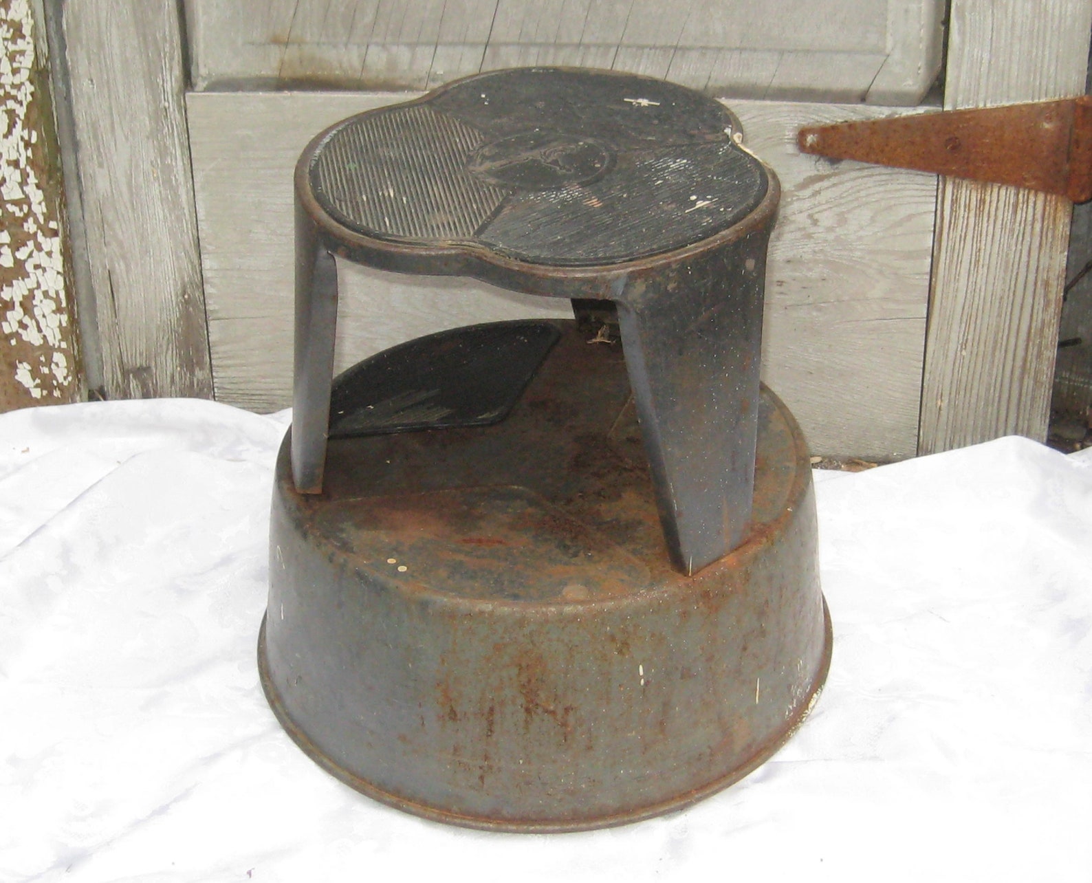 Rustic Step Stool Round Metal Step Stool on Wheels Kik Step - Etsy