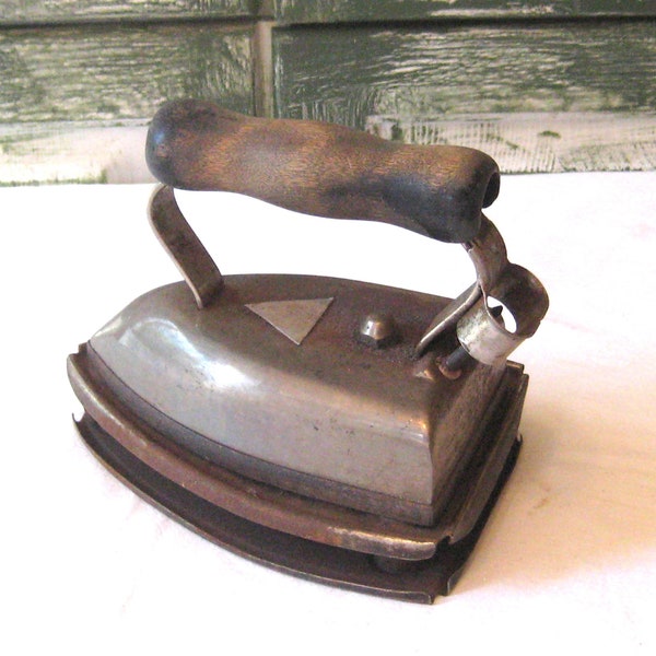 Antique Sad Iron - Etsy