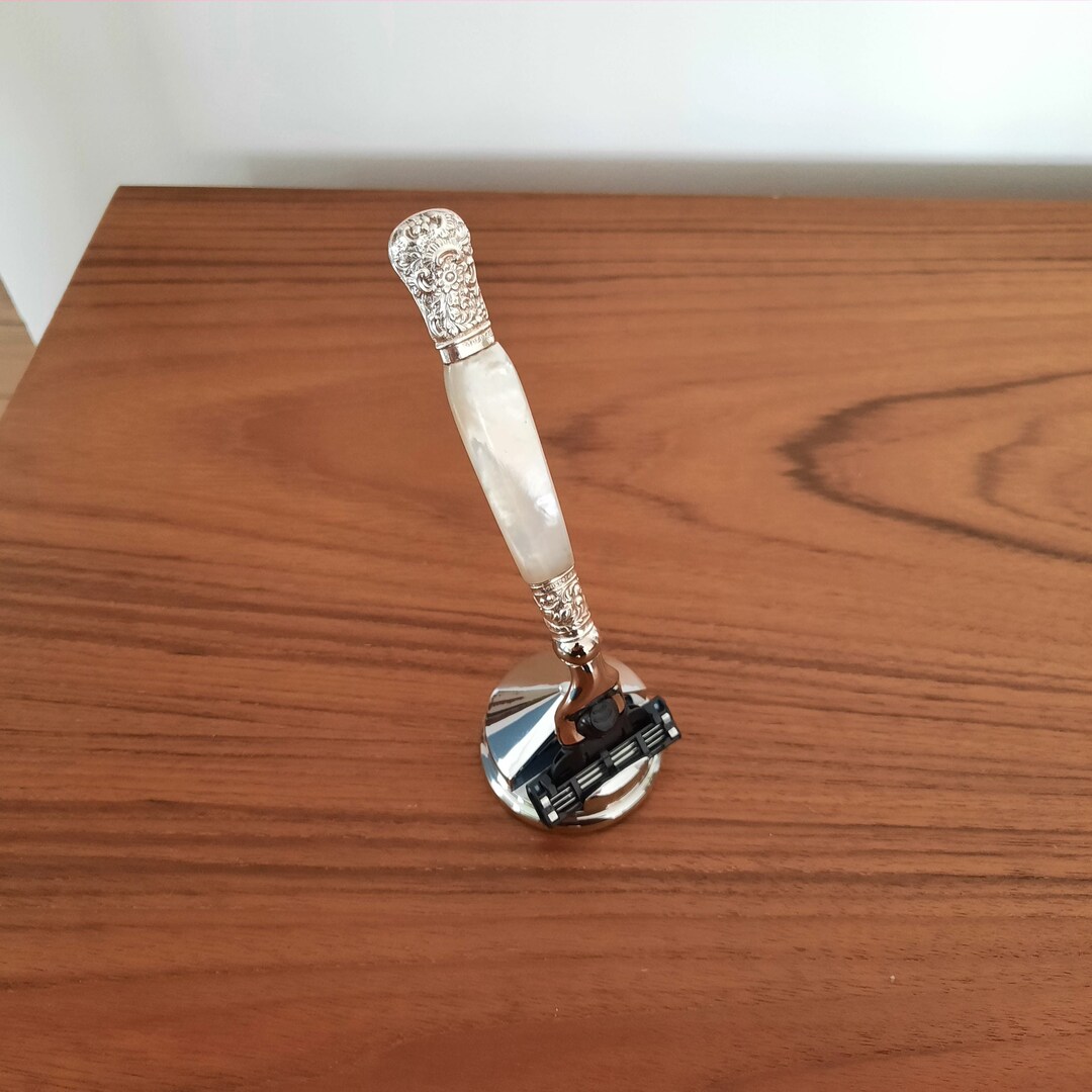 Mach 3 Razor With Heavy Base Stand, Antique Mother of Pearl Grip, Pearl ...