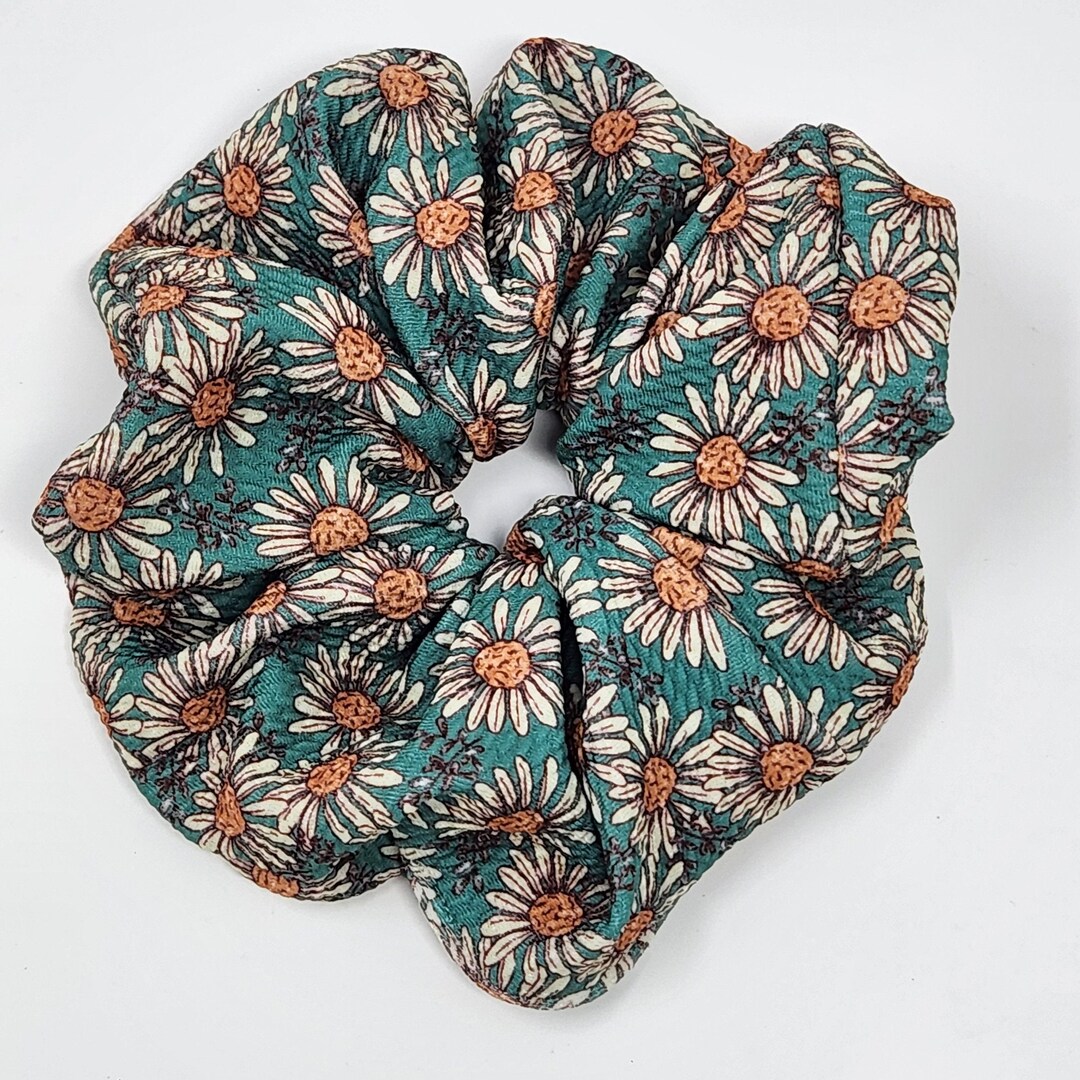 Green Daisy Hair Scrunchies / Floral Hair Scrunchies / - Etsy
