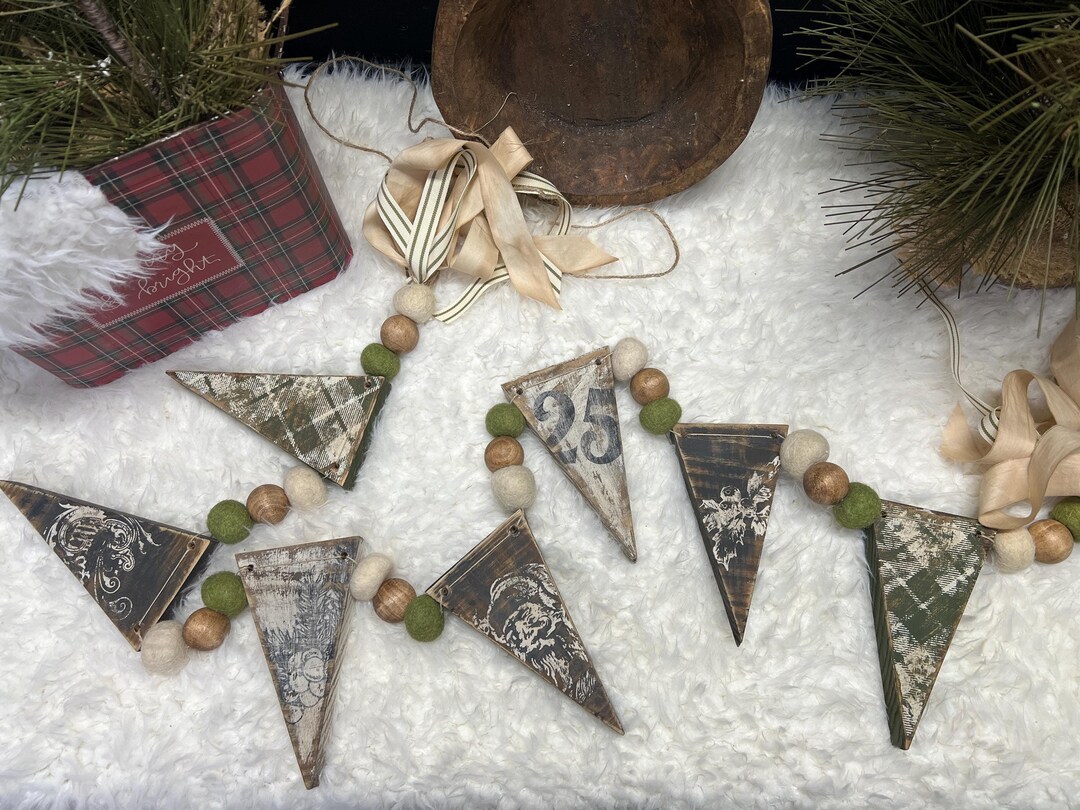 Rustic Barn Wood Christmas Banner: Stenciled Pennants & Wool Beads - Etsy
