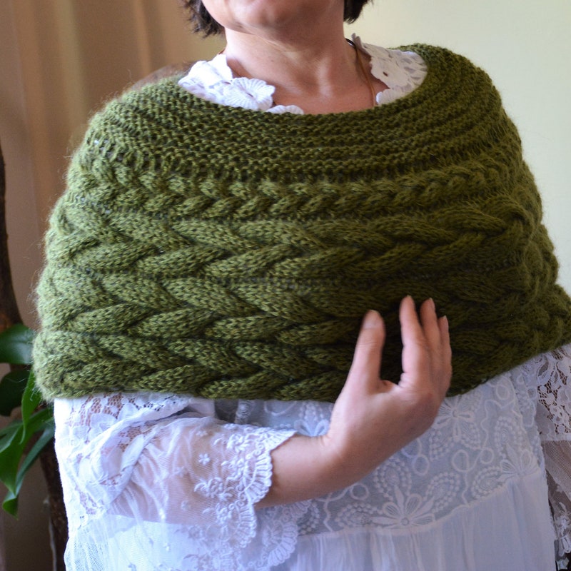 Green Capelet - Etsy
