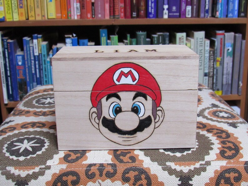 Boîte Mario Treasure personnalisée. Personnalisé avec le nom et le ...
