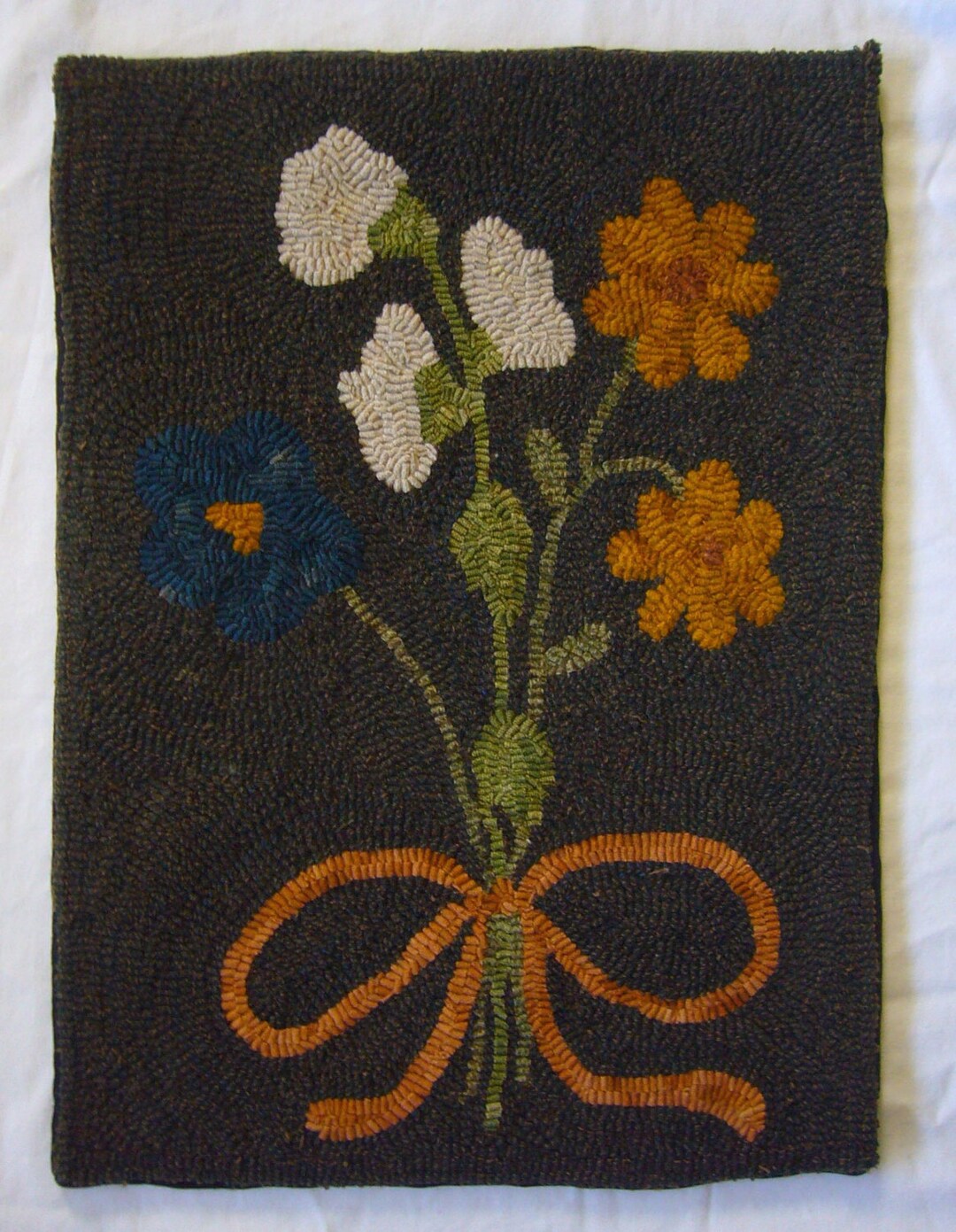 Flowers With Bow Rug Hooking Kit - Etsy