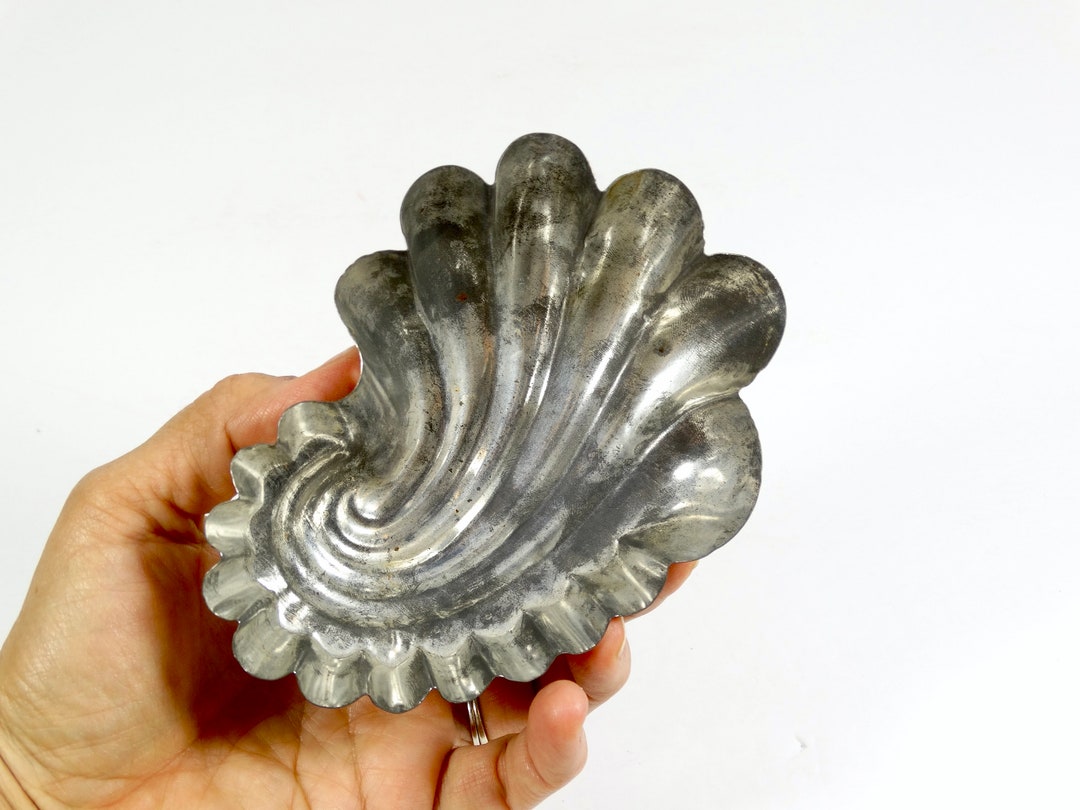 Vintage Swirl Gelatin Mold Paisley Mold Swirled Mold Sand Toy Small ...