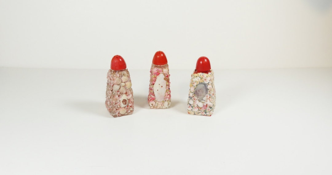 Vintage Shell Art Salt and Pepper Shakers - Etsy