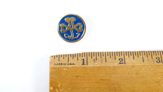 Vintage Girl Scout Pin World Trefoil Pin WAGGS Pin - Gem
