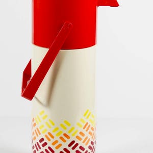 Aladdin .98 Liter Carafe, Ombre Yellow Red Vintage 1970s Aladdin Carafe ...