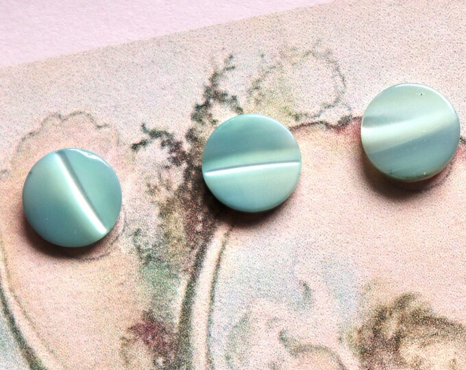 Beautiful Blue Shell Buttons - Smooth Vintage Mother of Pearl Shank Set ...