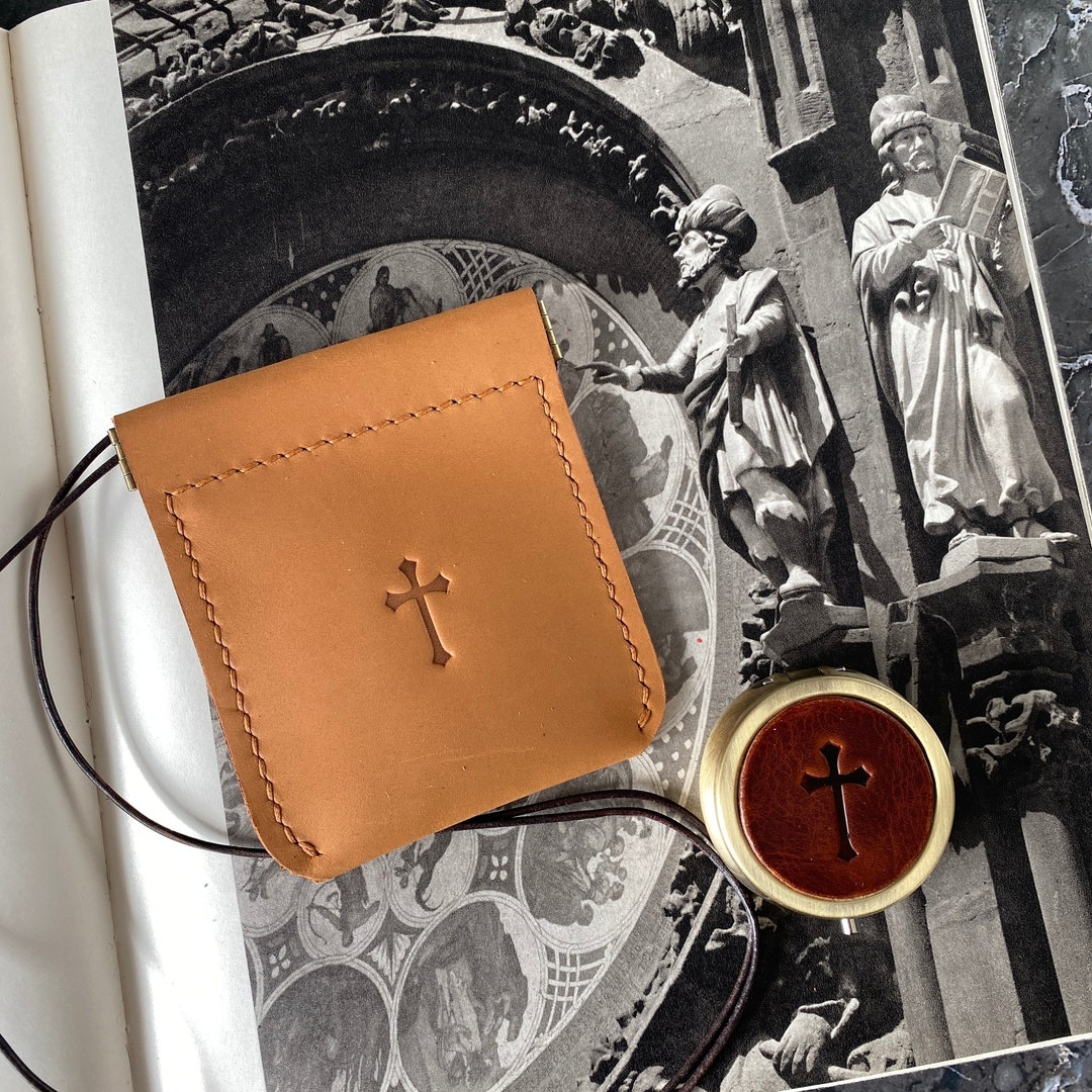 Personalized Leather Pouch With Pyx – Thoughtful Gift for Priest ...