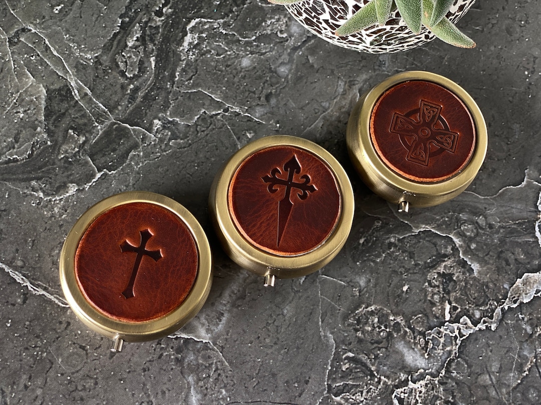 Leather Communion Pyx Case – Priest Gift With Cross or Initials - Etsy