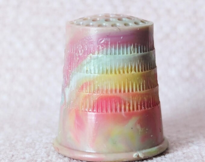 Vintage Bakelite Thimble, Pastel Pink Rainbow Mottled Thimble, 50s ...