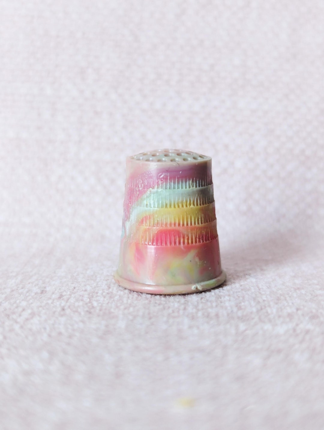 Vintage Bakelite Thimble, Pastel Pink Rainbow Mottled Thimble, 50s ...