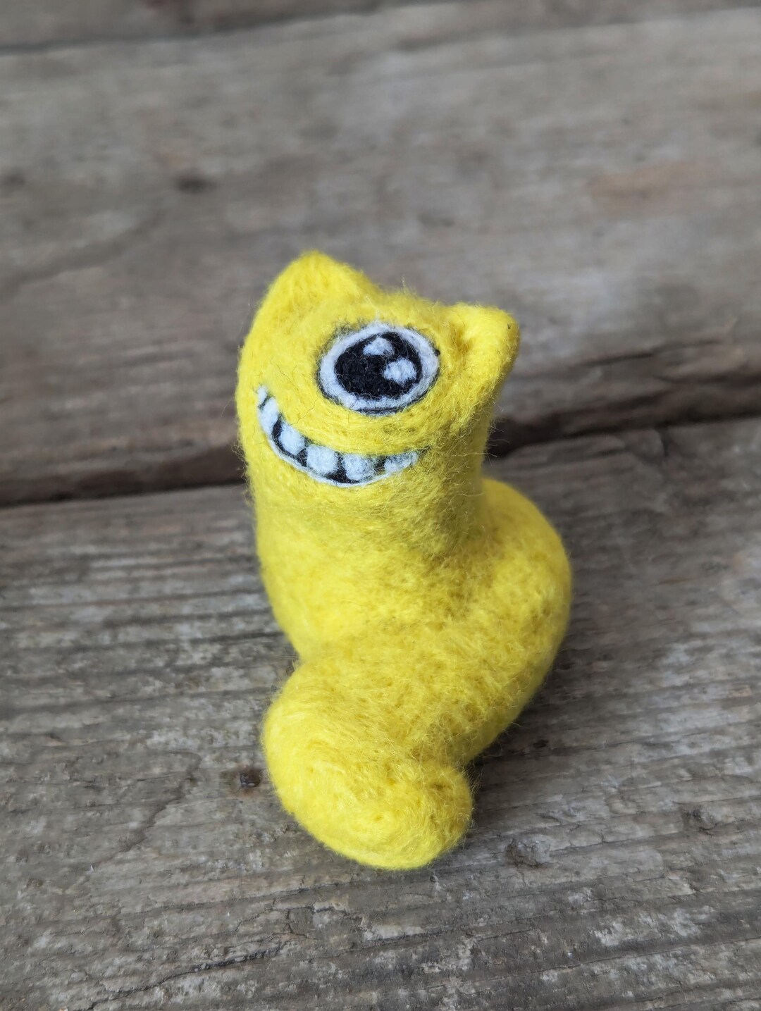 Scary Cyclops Cat Halloween Decor, Needle Felted Yellow Wool Cat, Small ...