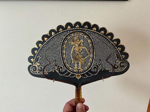 Antique Indonesian Hand Fan with carved horn handle - Gem
