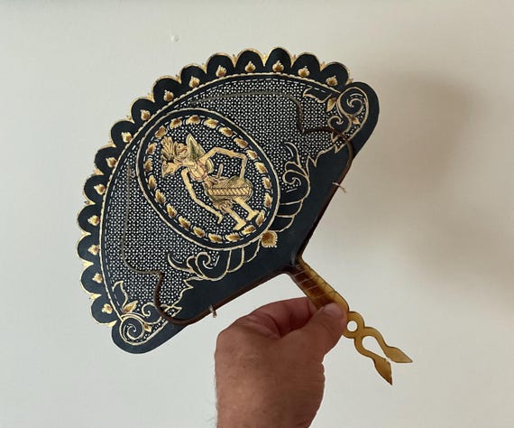 Antique Indonesian Hand Fan with carved horn handle - Gem