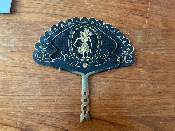 Antique Indonesian Hand Fan with carved horn handle - Gem