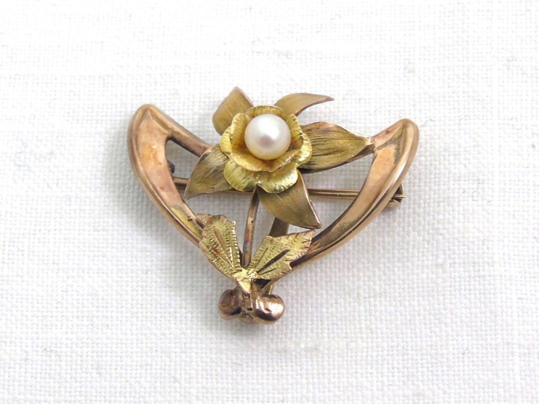 Gold Tone Pearl Brooch, 1950s Shield Brooch - Etsy