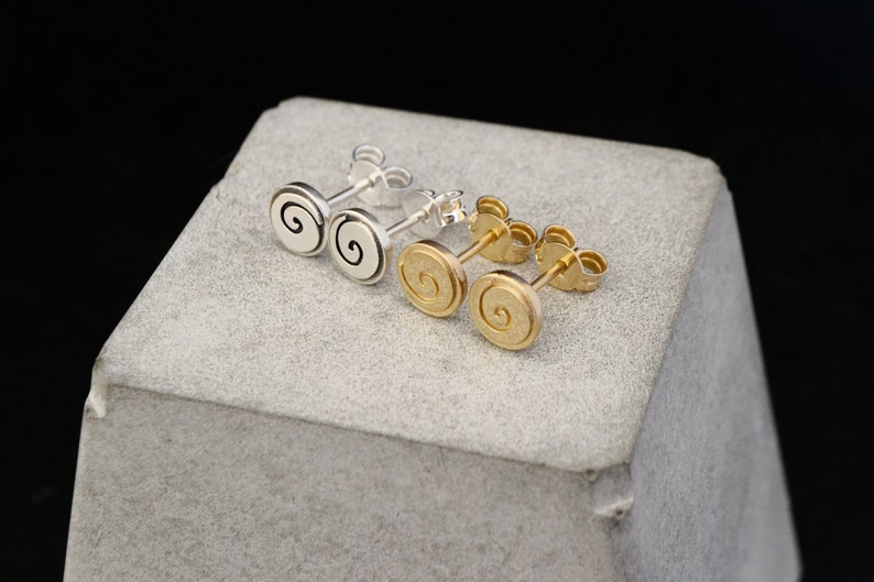 Dainty 14K Gold Maori Koru Spiral Symbol Earrings Maori Koru - Etsy