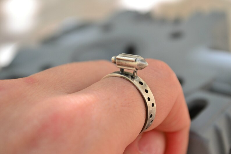 Futuristic Shuttle Spaceship Ring Rocket to the Moon | Etsy