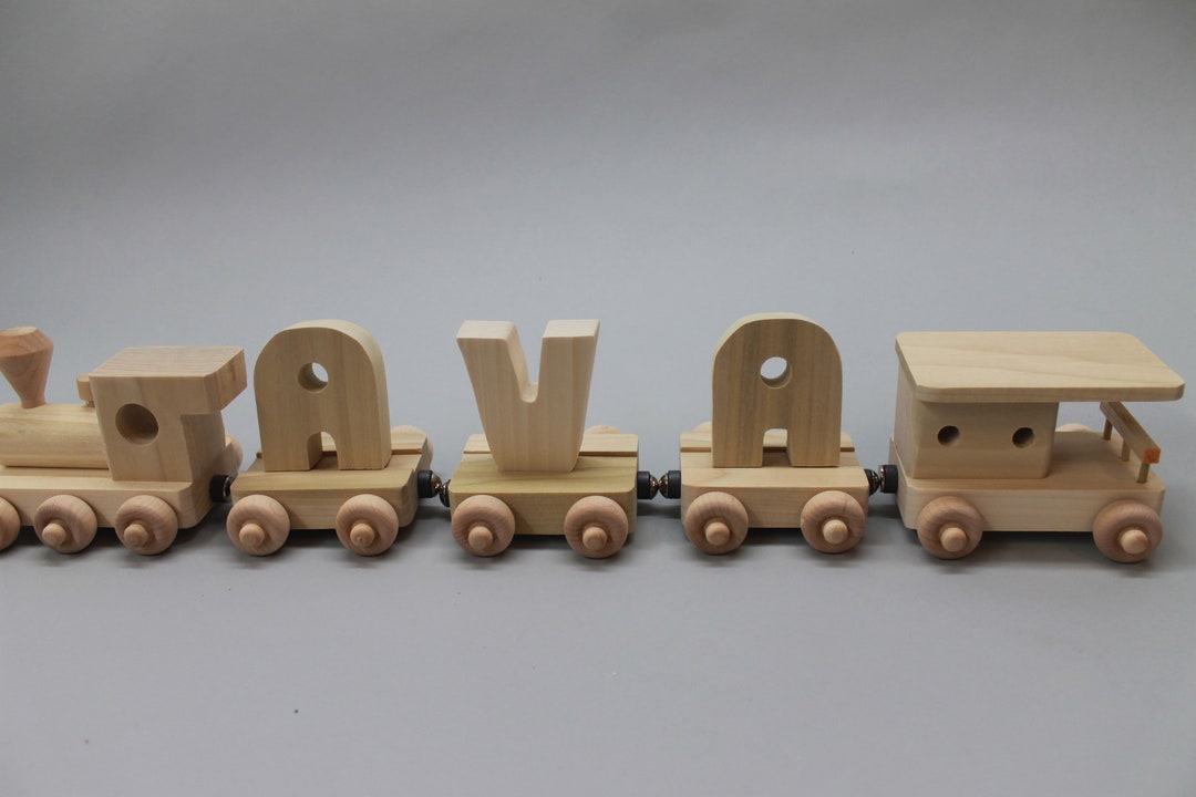 Tren de juguete de madera personalizado hecho a mano con motor y tres ...